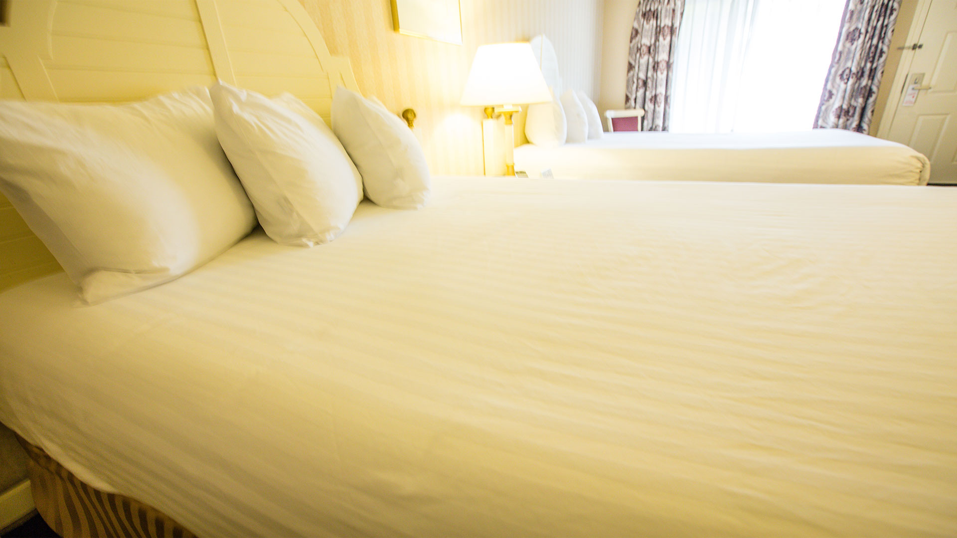 Rooms – Anaheim Carriage Inn Hotel